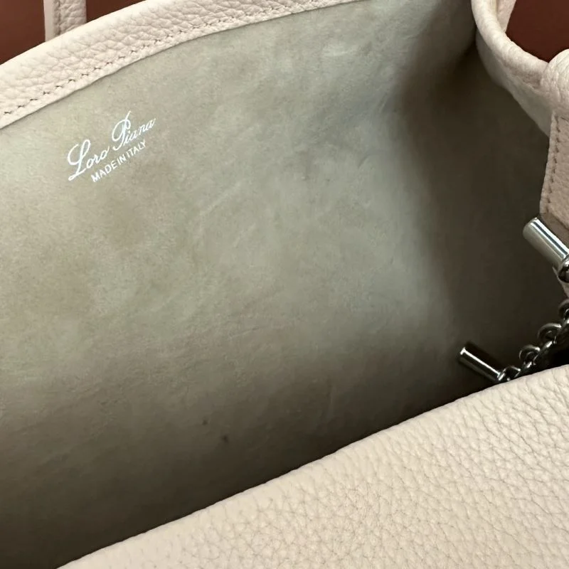 Top mirror Loro Piana Bucket Bags