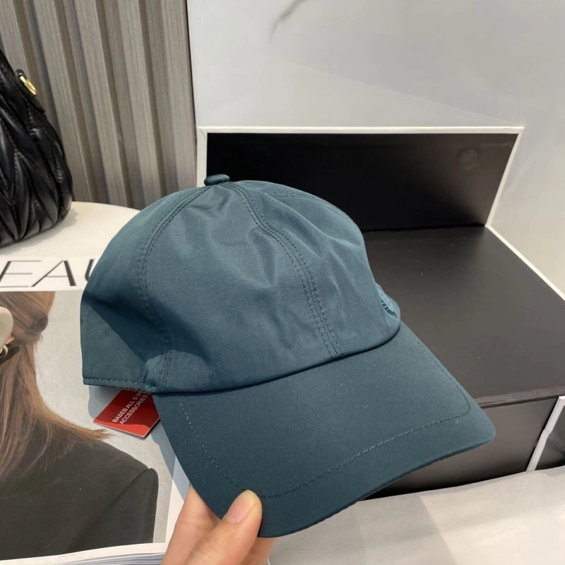 Brand-authenticated Loro Piana Caps