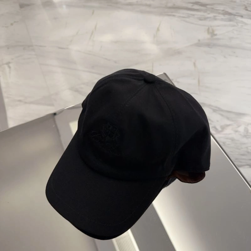 Low-cost Loro Piana Caps