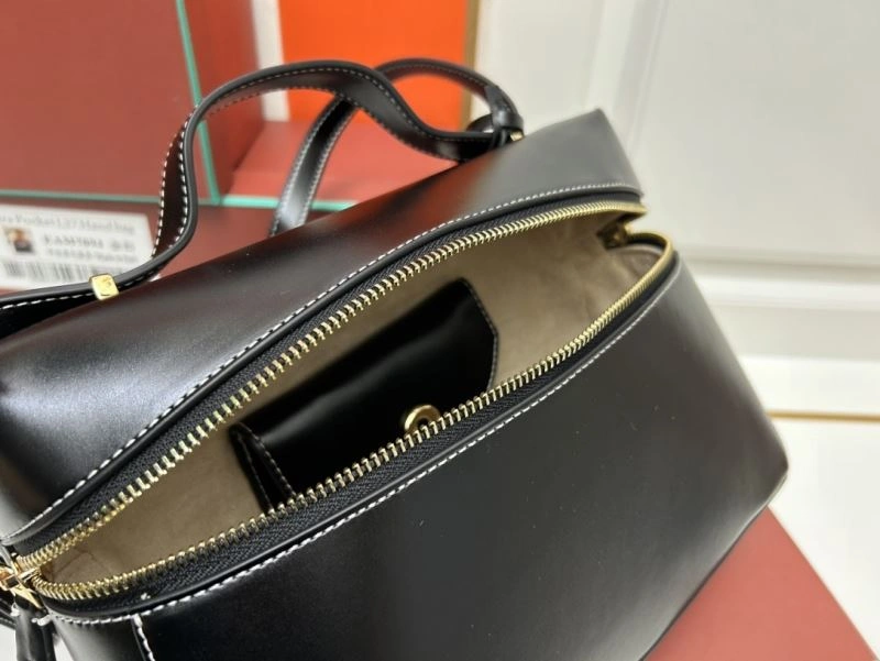 Top match Loro Piana Cosmetic Bags