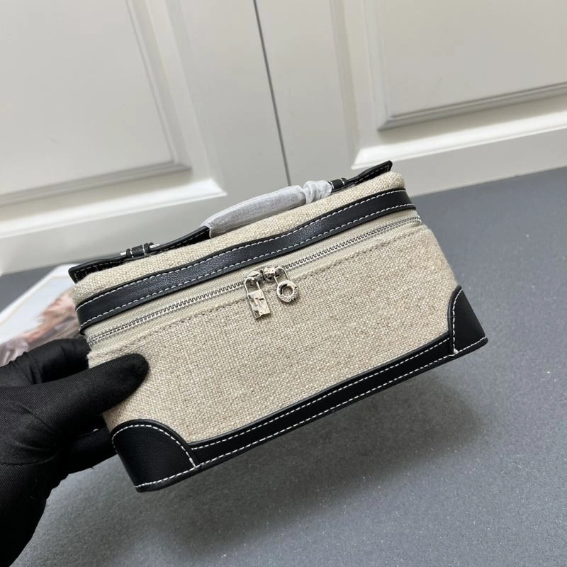 Top mirror Loro Piana Cosmetic Bags