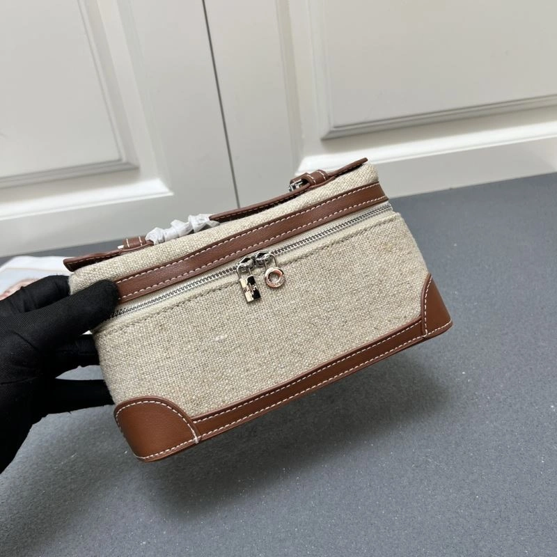 Top mirror Loro Piana Cosmetic Bags
