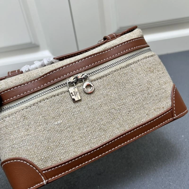 Top mirror Loro Piana Cosmetic Bags