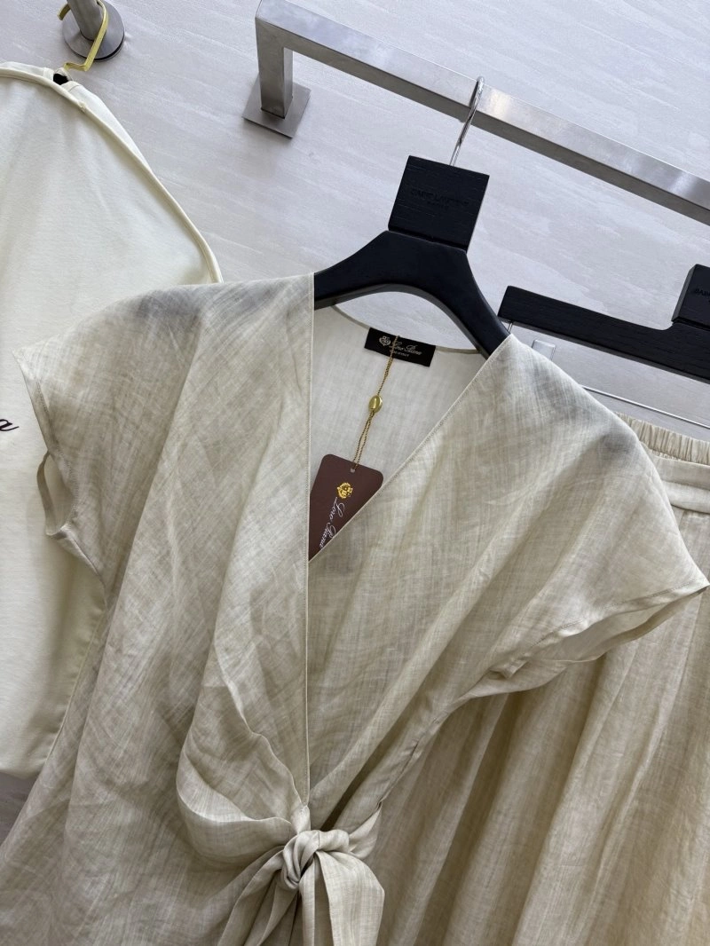 Top mirror Loro Piana Dress Suits