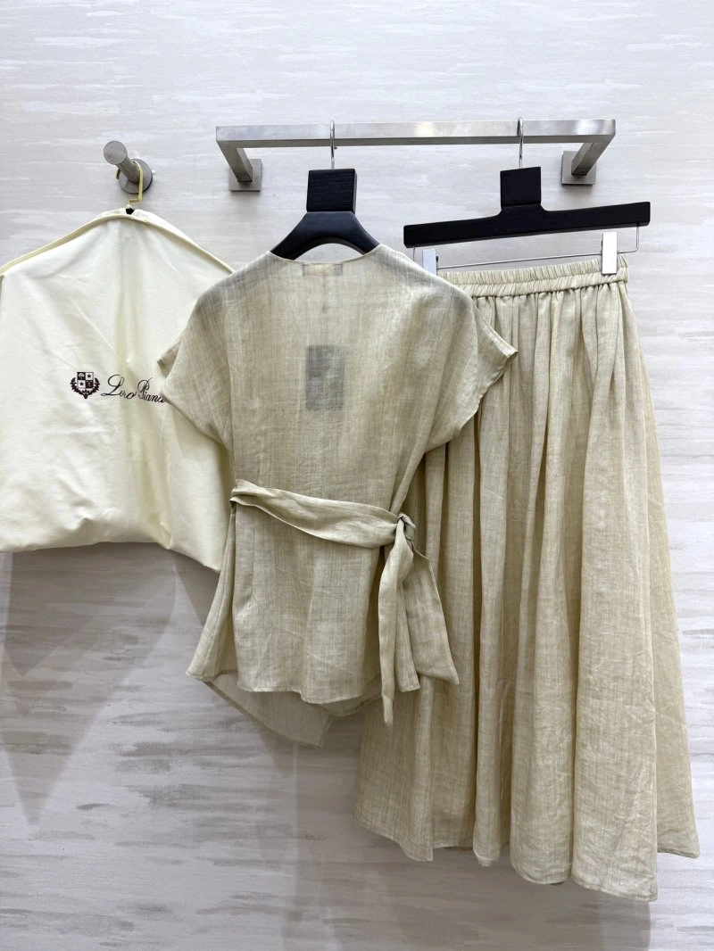 Top mirror Loro Piana Dress Suits
