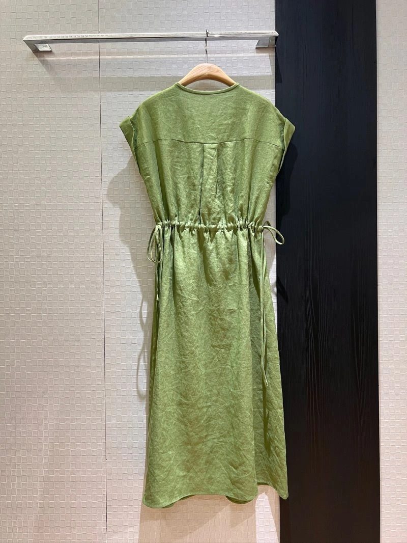 Accurate model Loro Piana Dress