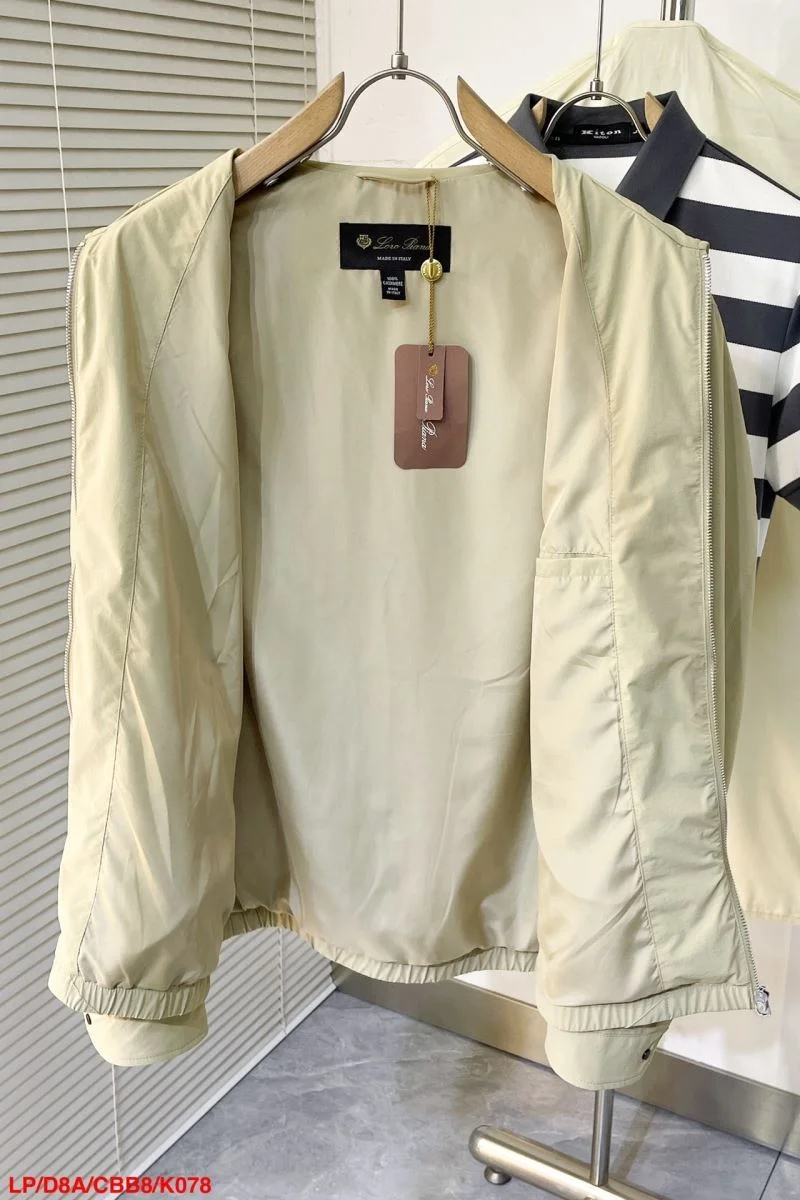 Low-cost Loro Piana Outwear
