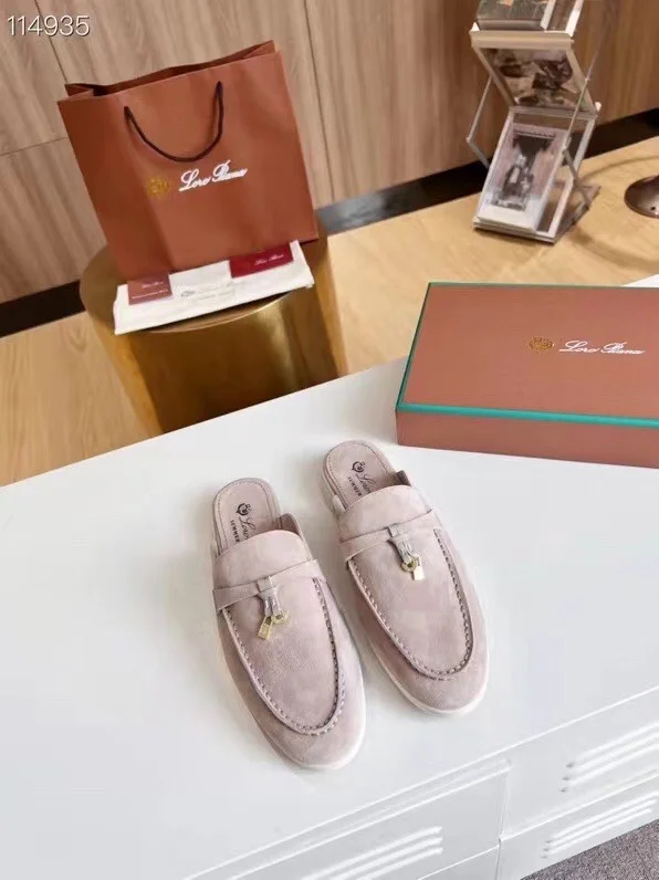 Low-cost Loro Piana Sandals