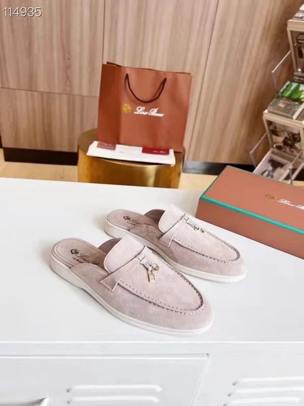 Low-cost Loro Piana Sandals