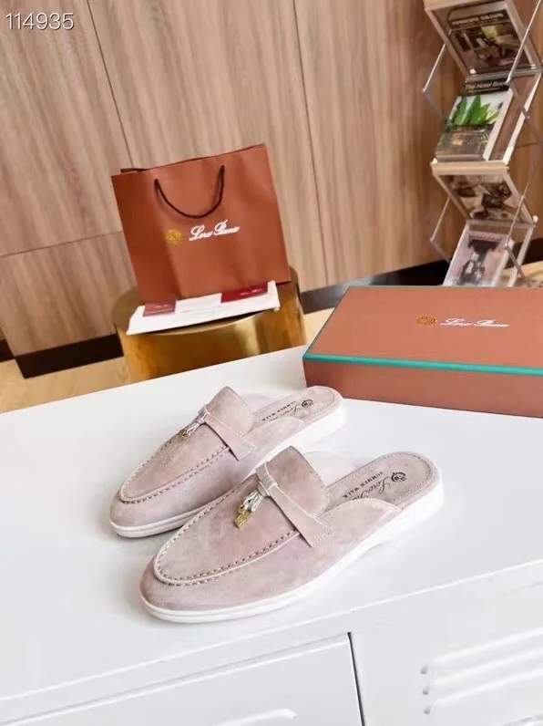 Low-cost Loro Piana Sandals