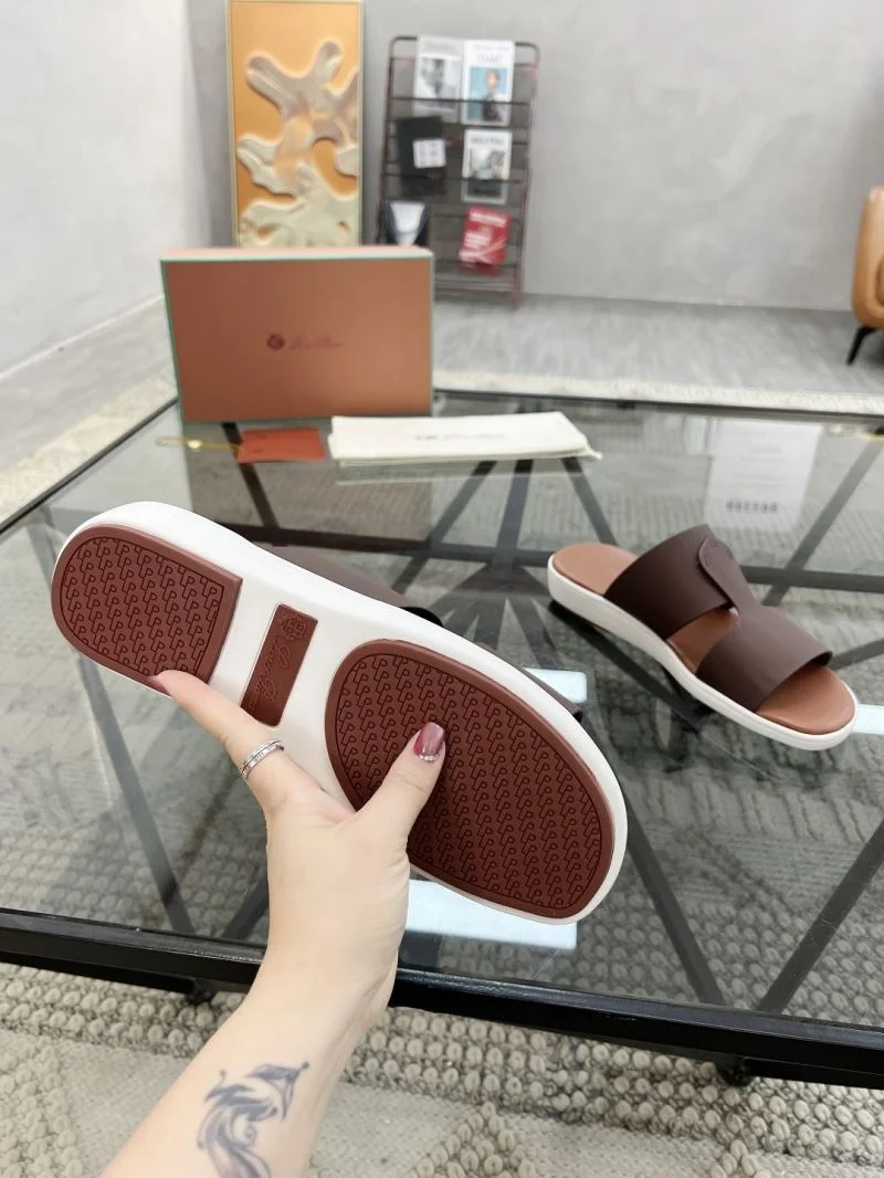 Low-cost Loro Piana Sandals