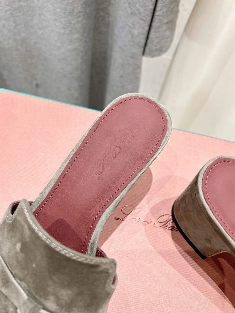 Top mirror Loro Piana Sandals