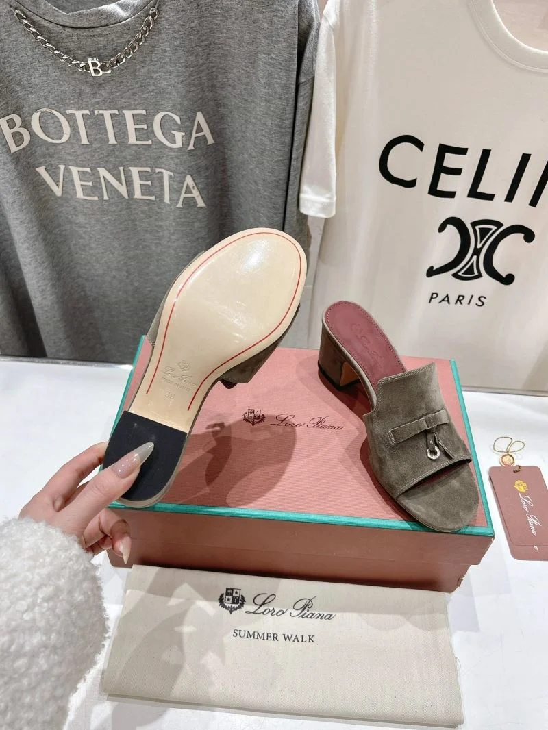 Top mirror Loro Piana Sandals