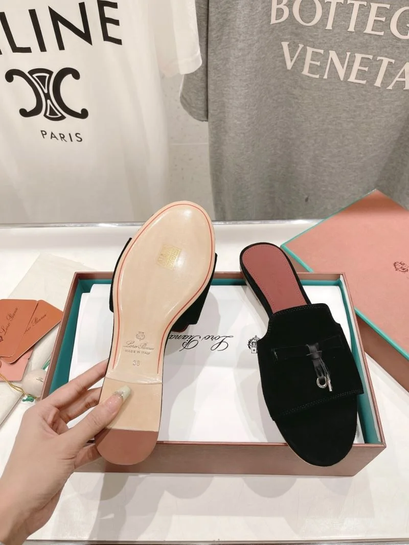 Top mirror Loro Piana Sandals