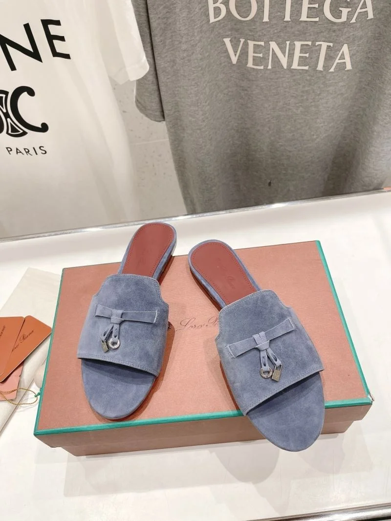 Top match Loro Piana Sandals