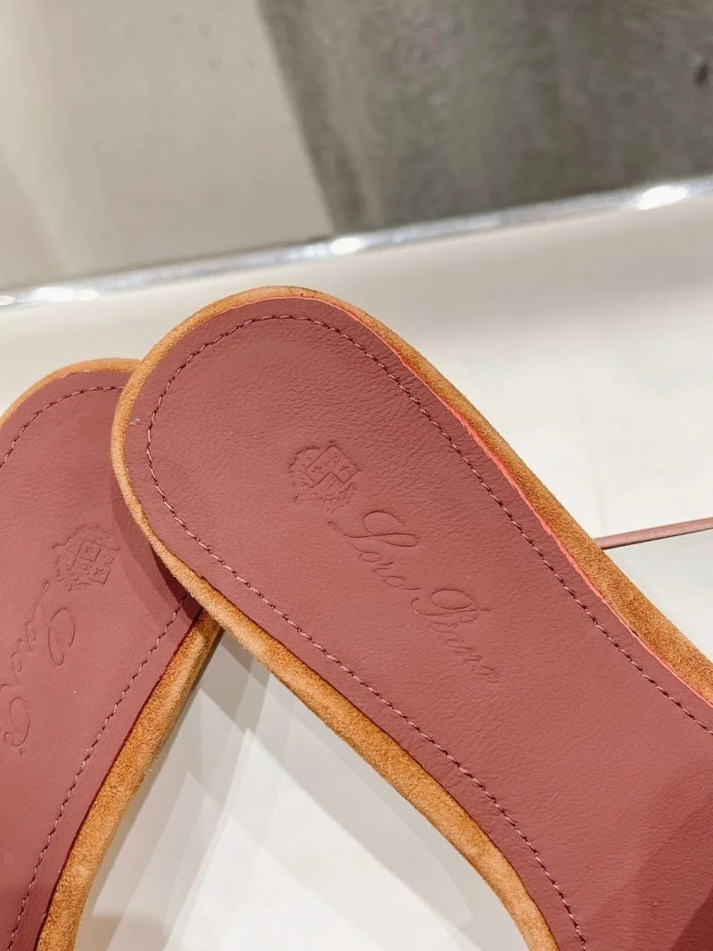 Top match Loro Piana Sandals