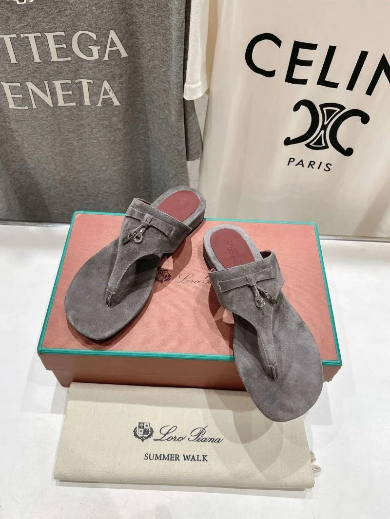 Low-cost Loro Piana Sandals