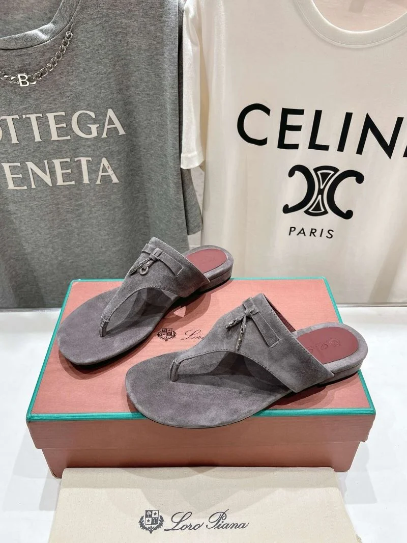 Low-cost Loro Piana Sandals