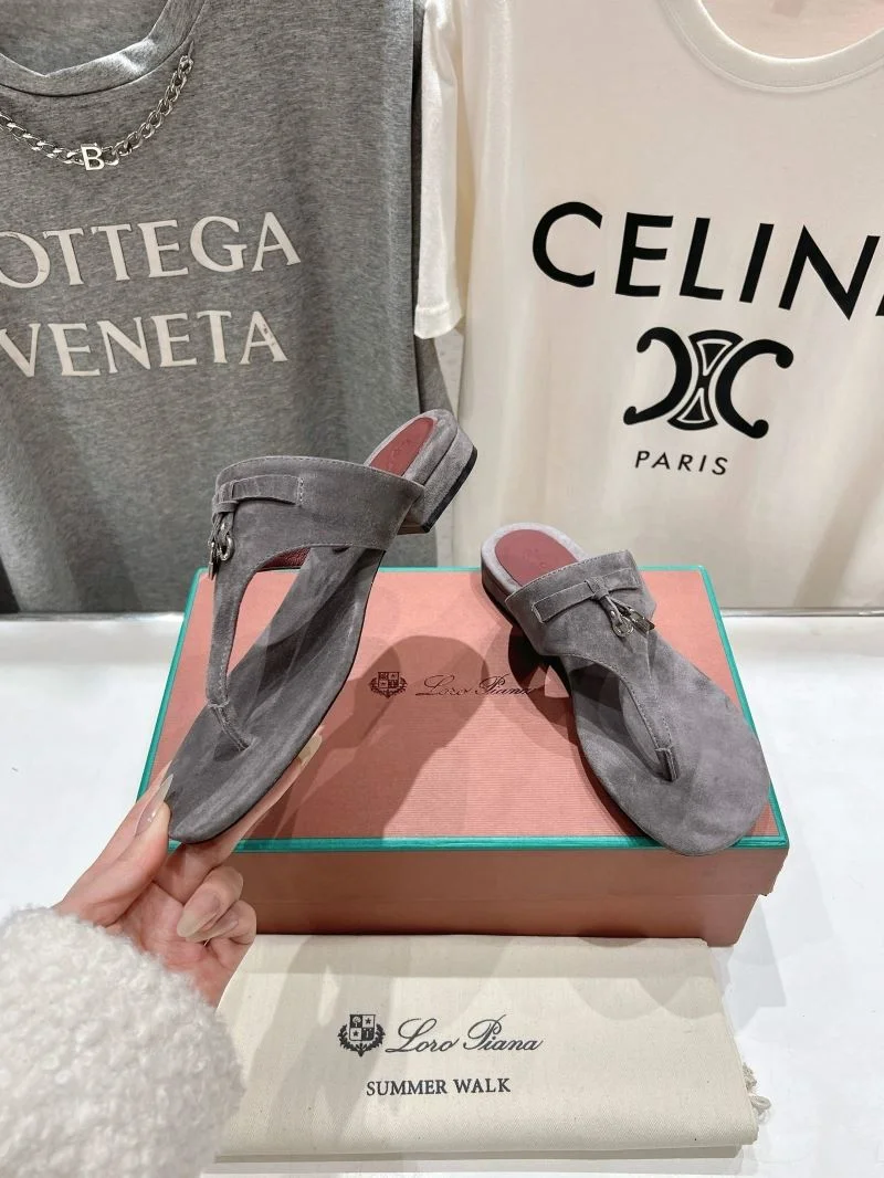 Low-cost Loro Piana Sandals