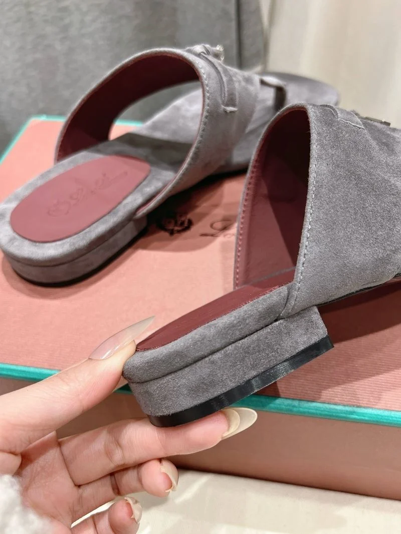 Low-cost Loro Piana Sandals