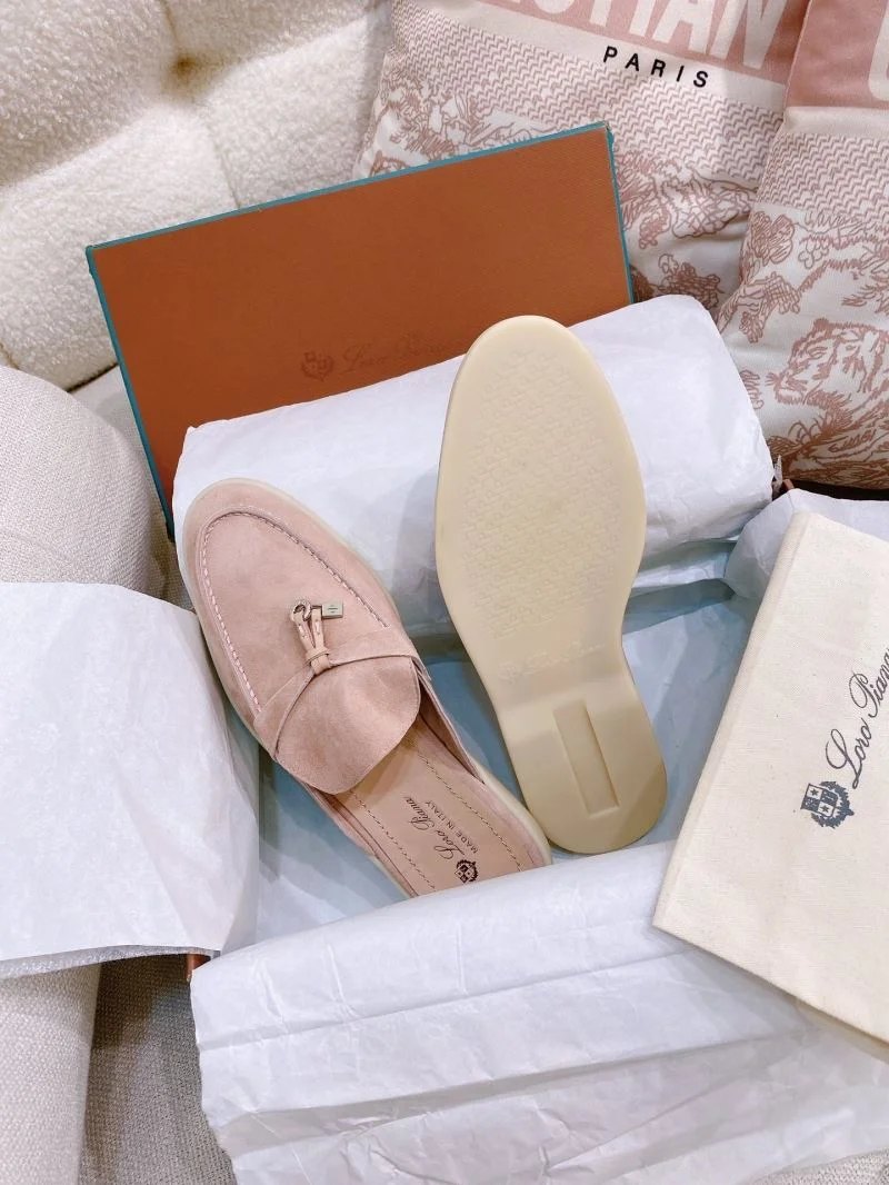 Low-cost Loro Piana Sandals
