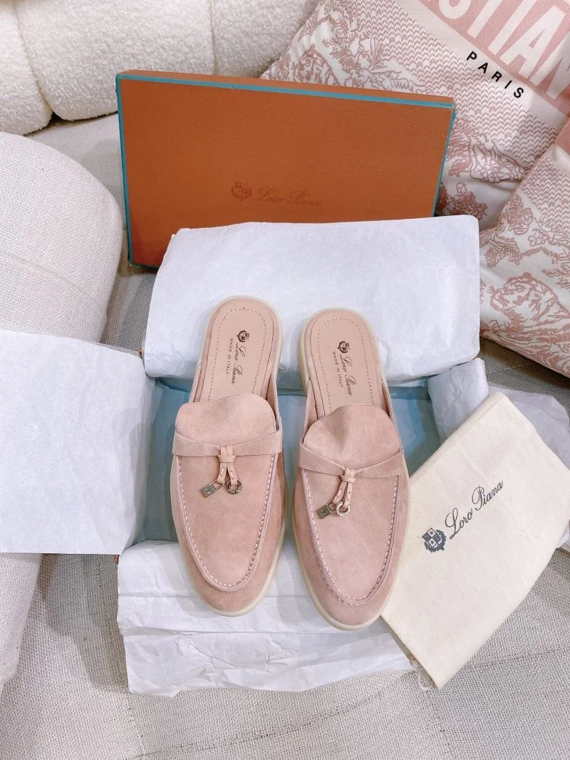 Low-cost Loro Piana Sandals