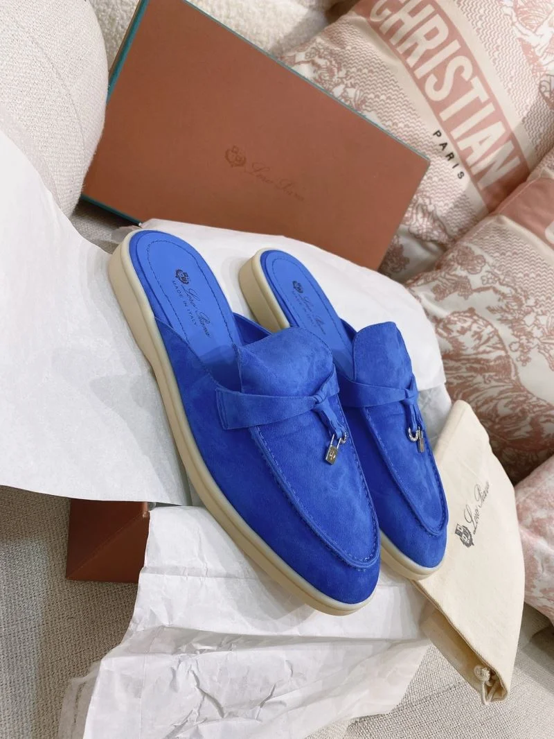 Top match Loro Piana Sandals