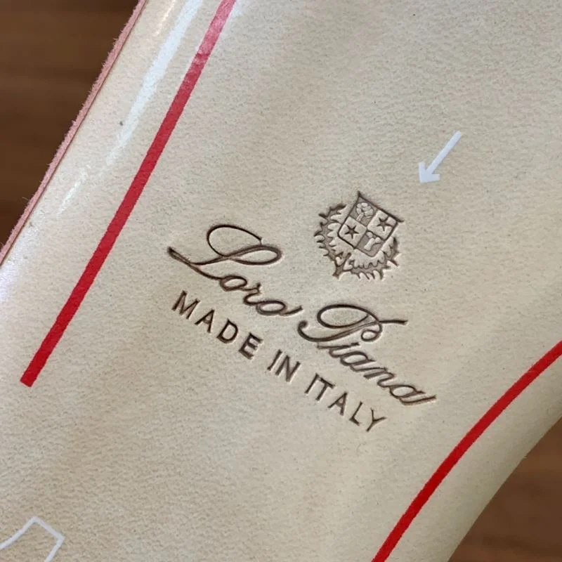 Low-cost Loro Piana Sandals