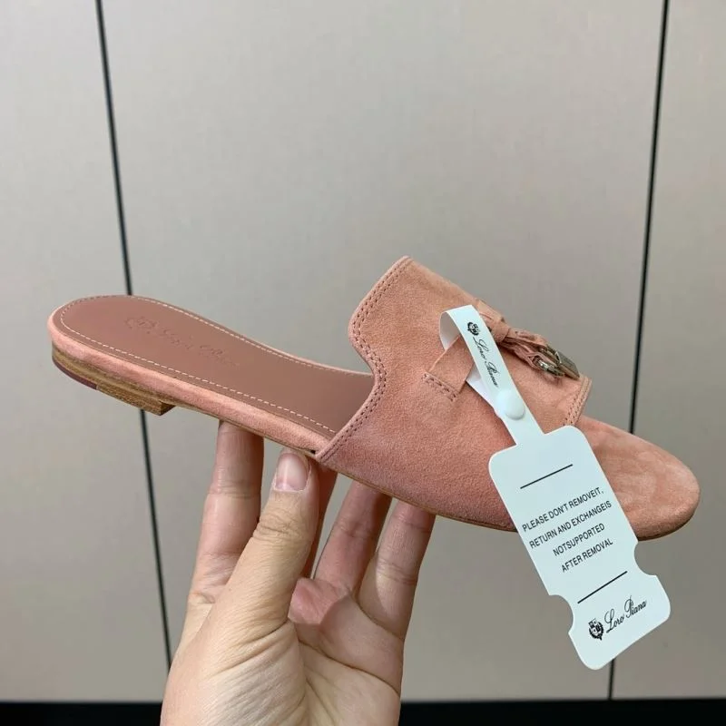 Low-cost Loro Piana Sandals