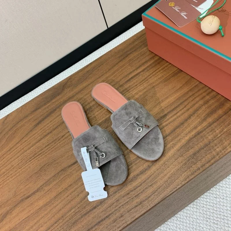 Low-cost Loro Piana Sandals