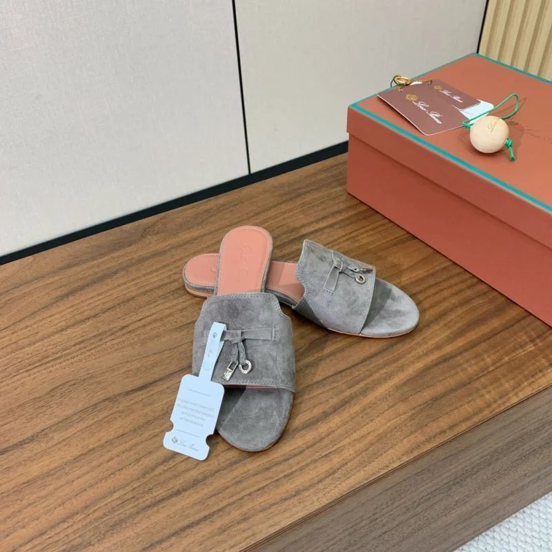 Low-cost Loro Piana Sandals