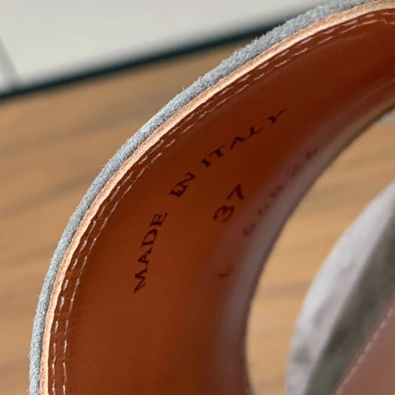 Low-cost Loro Piana Sandals