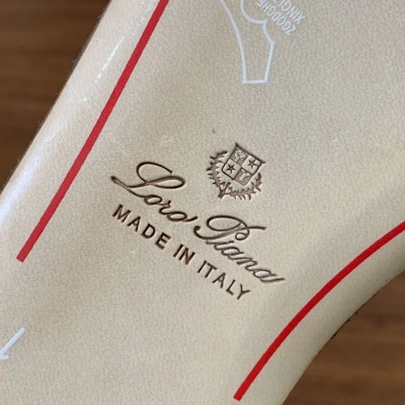 Low-cost Loro Piana Sandals