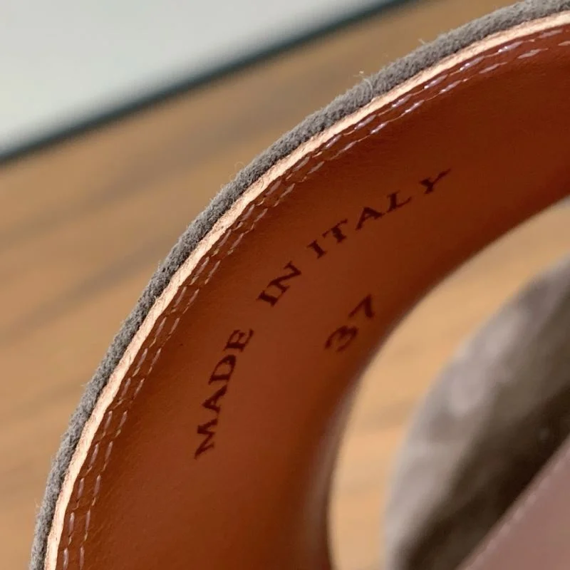 Precise copy Loro Piana Sandals