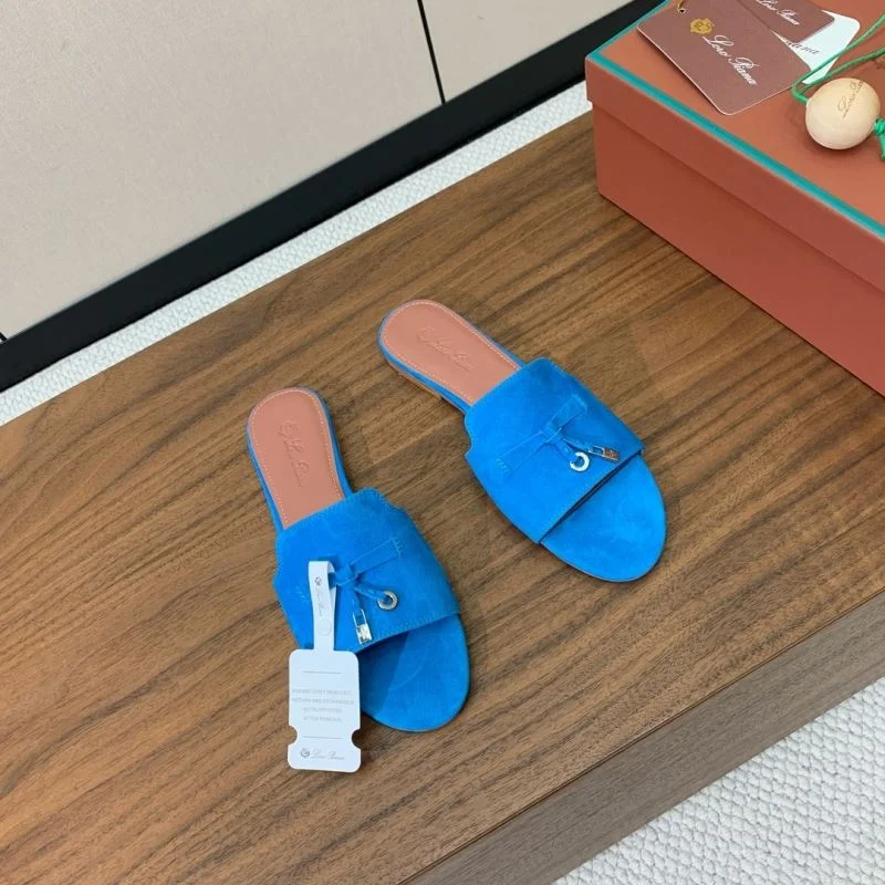 Top match Loro Piana Sandals