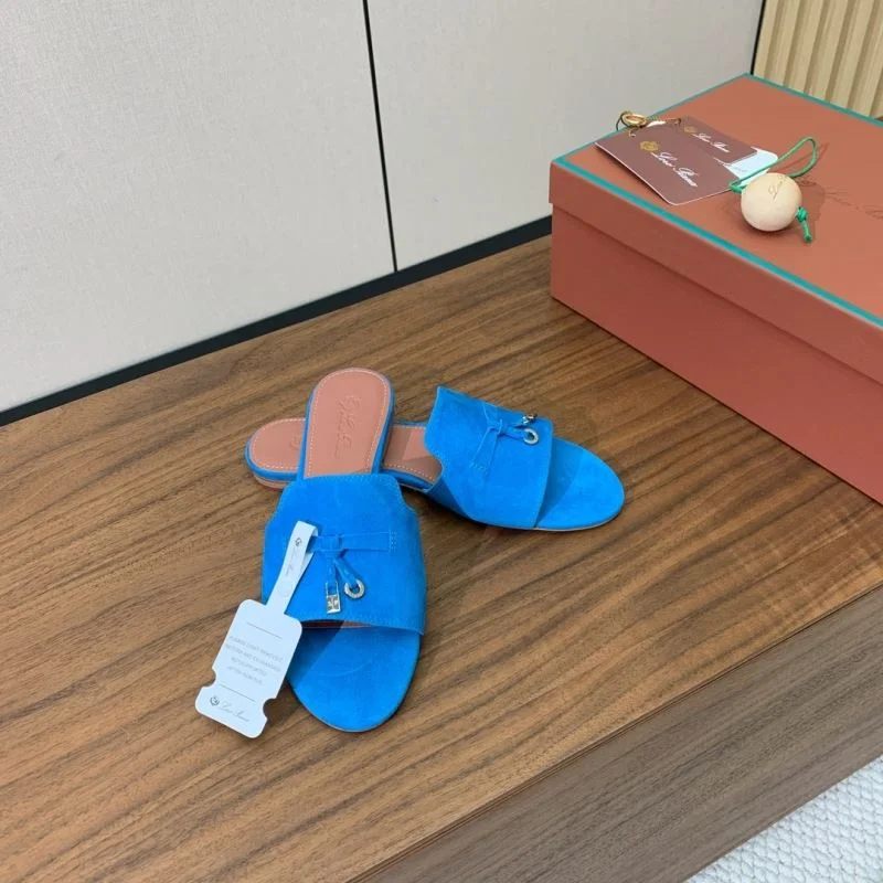 Top match Loro Piana Sandals