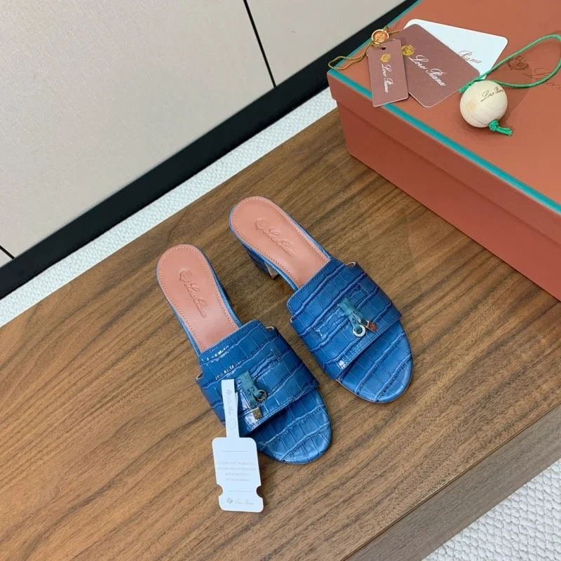 Top match Loro Piana Sandals