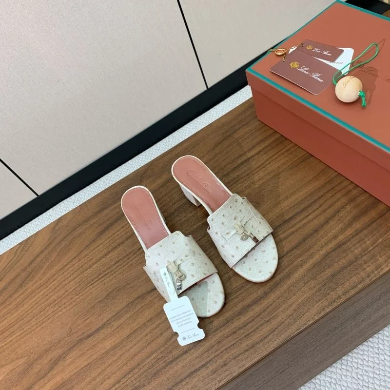 Low-cost Loro Piana Sandals