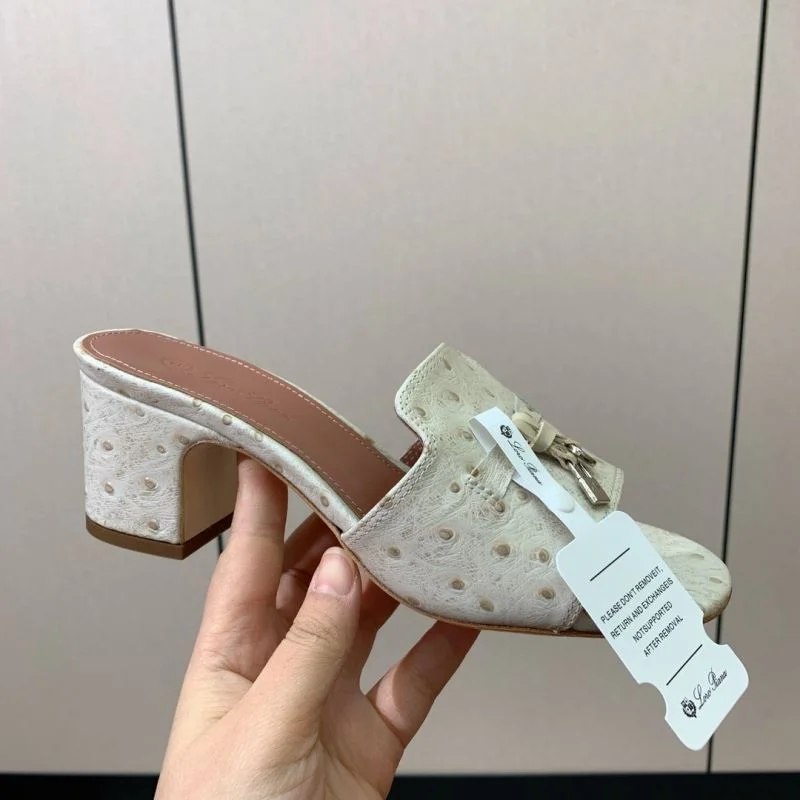 Low-cost Loro Piana Sandals