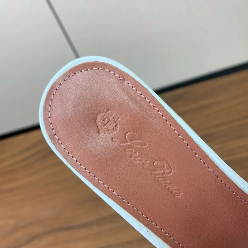 Top mirror Loro Piana Sandals
