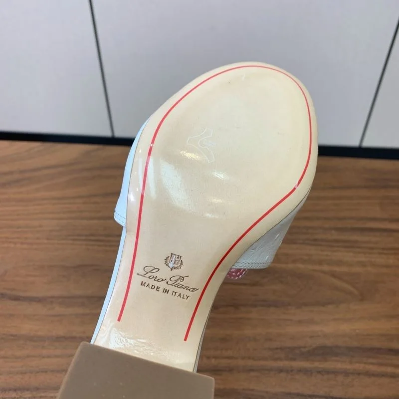 Top mirror Loro Piana Sandals