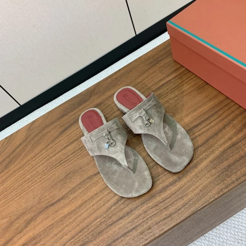 Top match Loro Piana Sandals