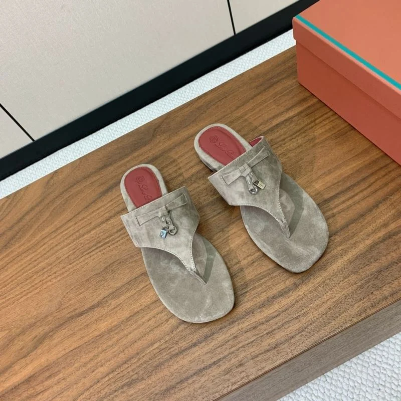 Top match Loro Piana Sandals
