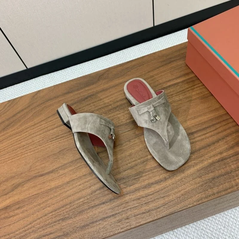 Top match Loro Piana Sandals