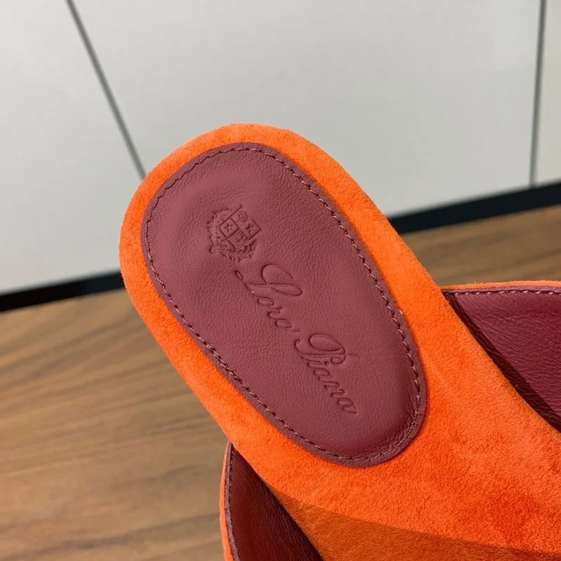 Low-cost Loro Piana Sandals