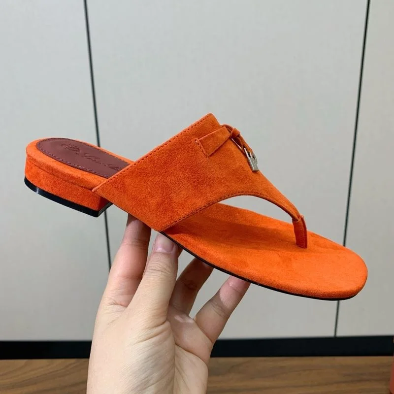 Low-cost Loro Piana Sandals