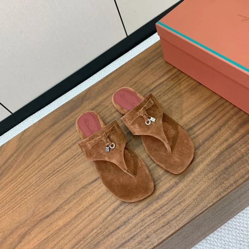 Top match Loro Piana Sandals