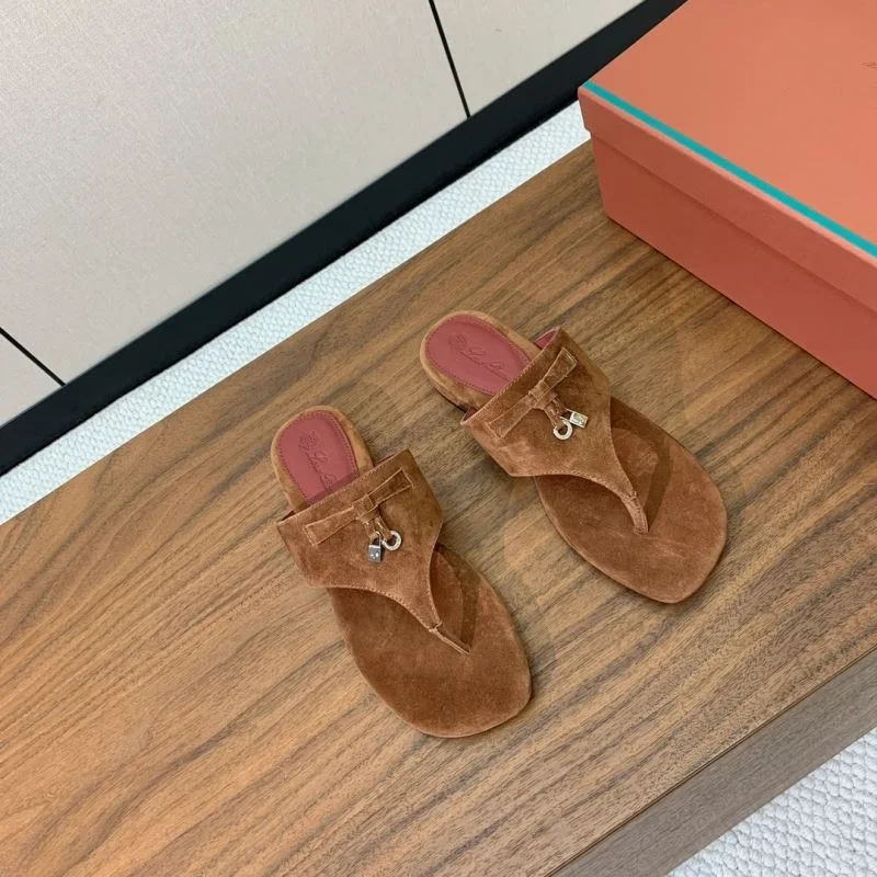 Top match Loro Piana Sandals