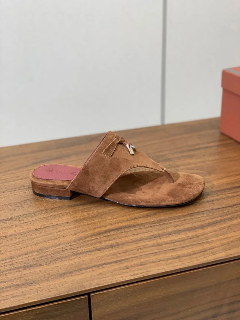 Top match Loro Piana Sandals