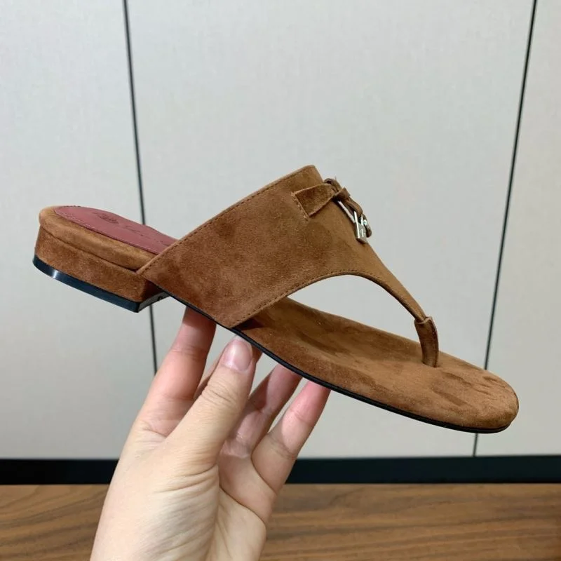Top match Loro Piana Sandals